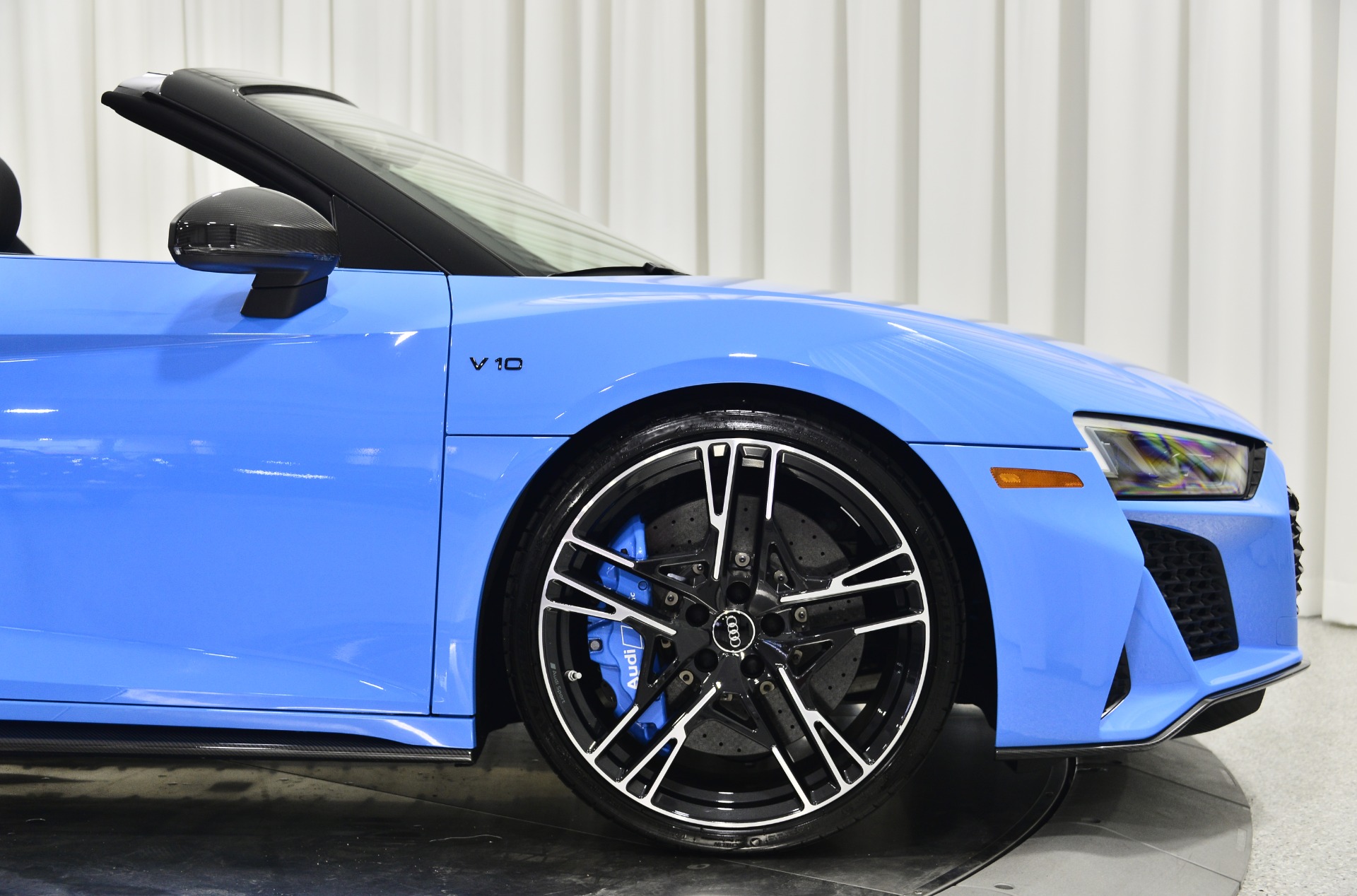 Audi R8 Convertible Blue