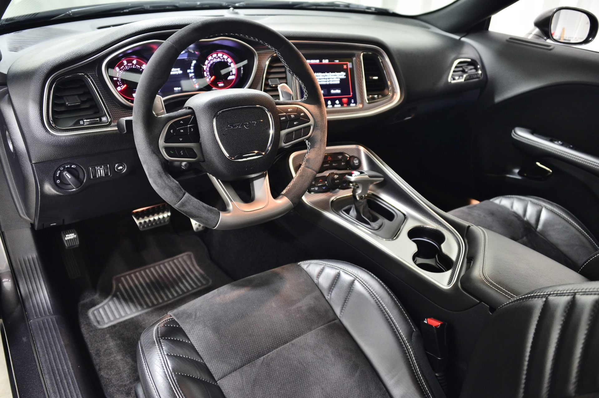 2005 Dodge Challenger Interior