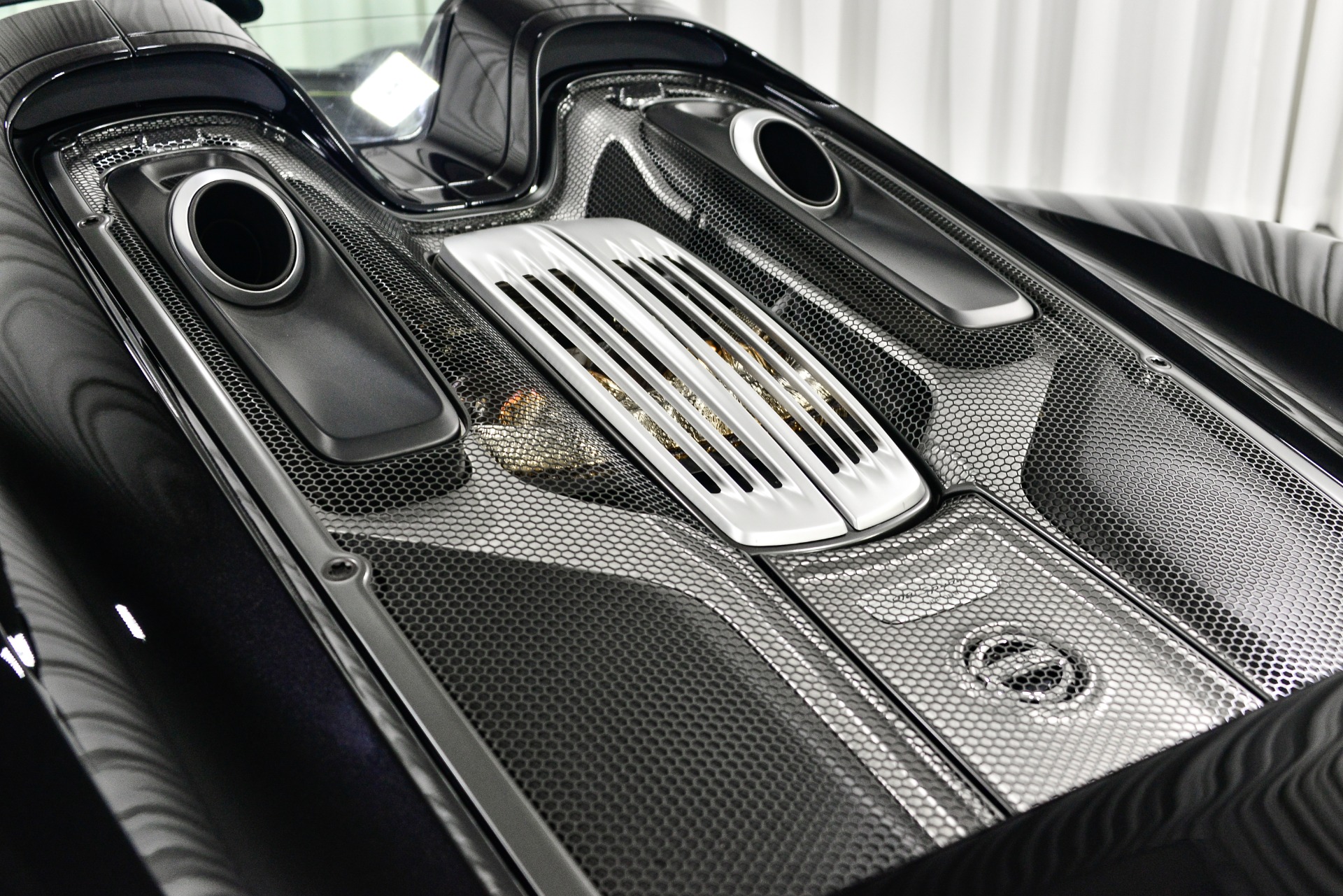 Porsche 918 Engine Bay