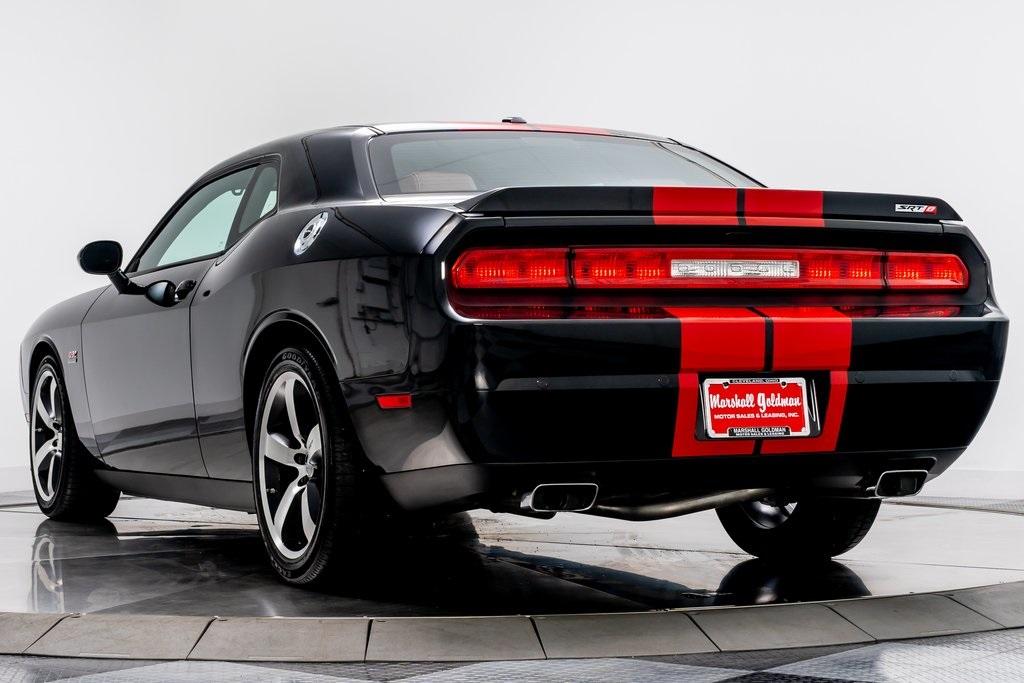 Dodge Challenger 2022 Srt8 Black And Red