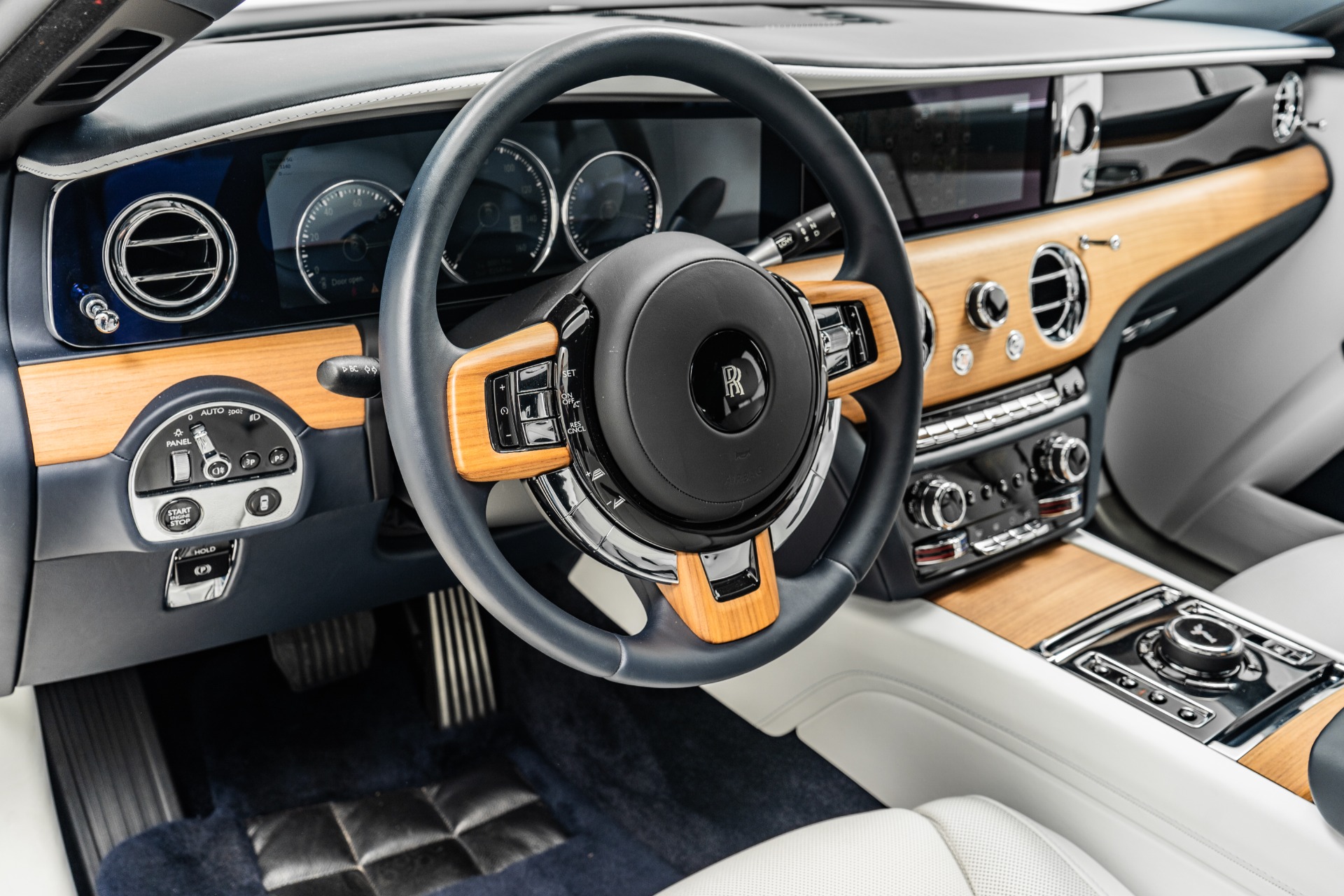 Rolls Royce Ghost Sprinter Interior