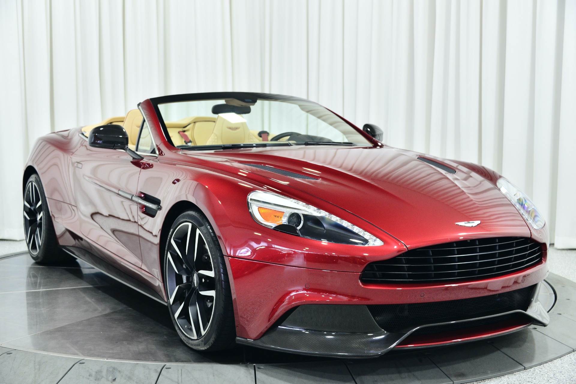 Vanquish Volante Red
