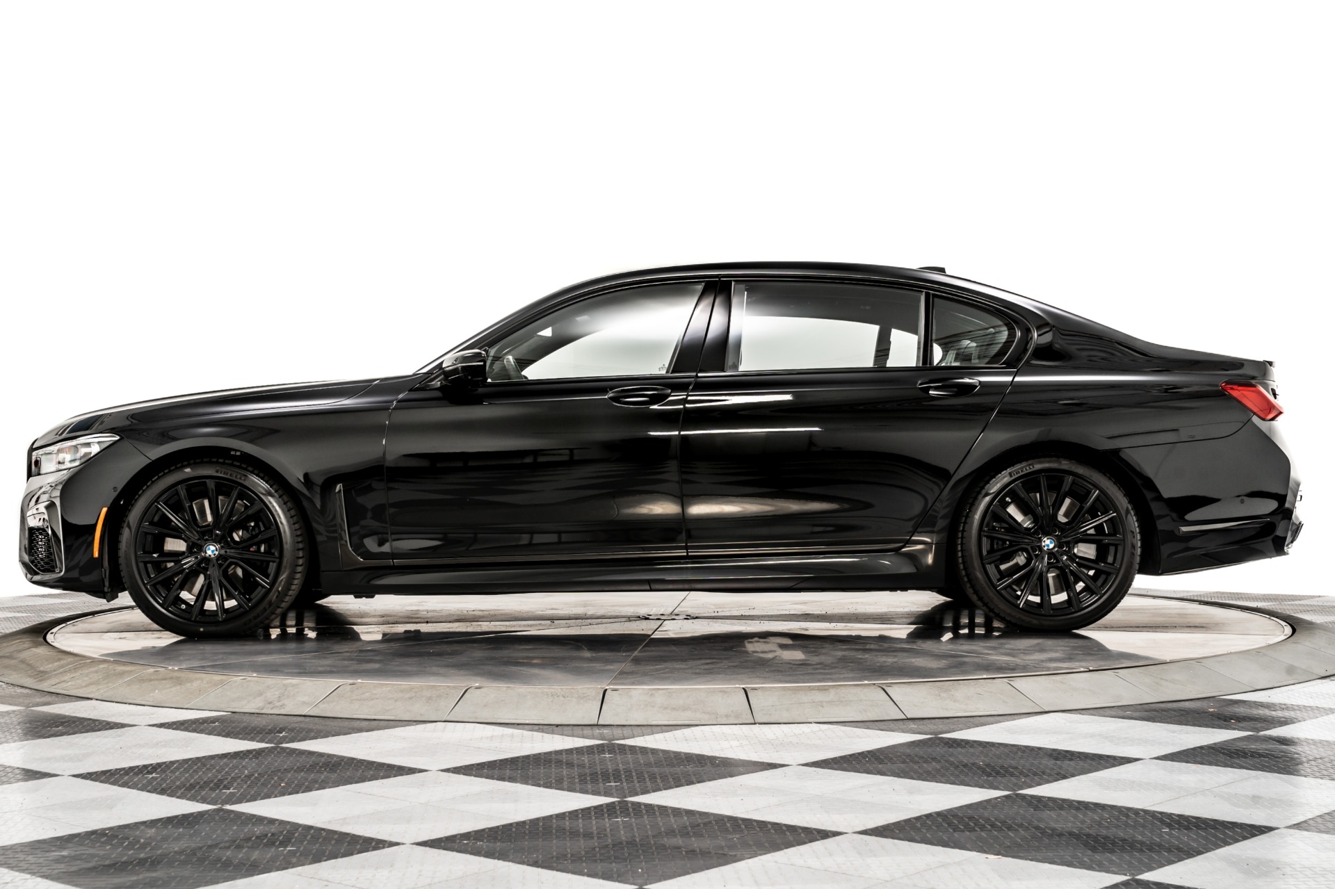 2022 Bmw M7 Price
