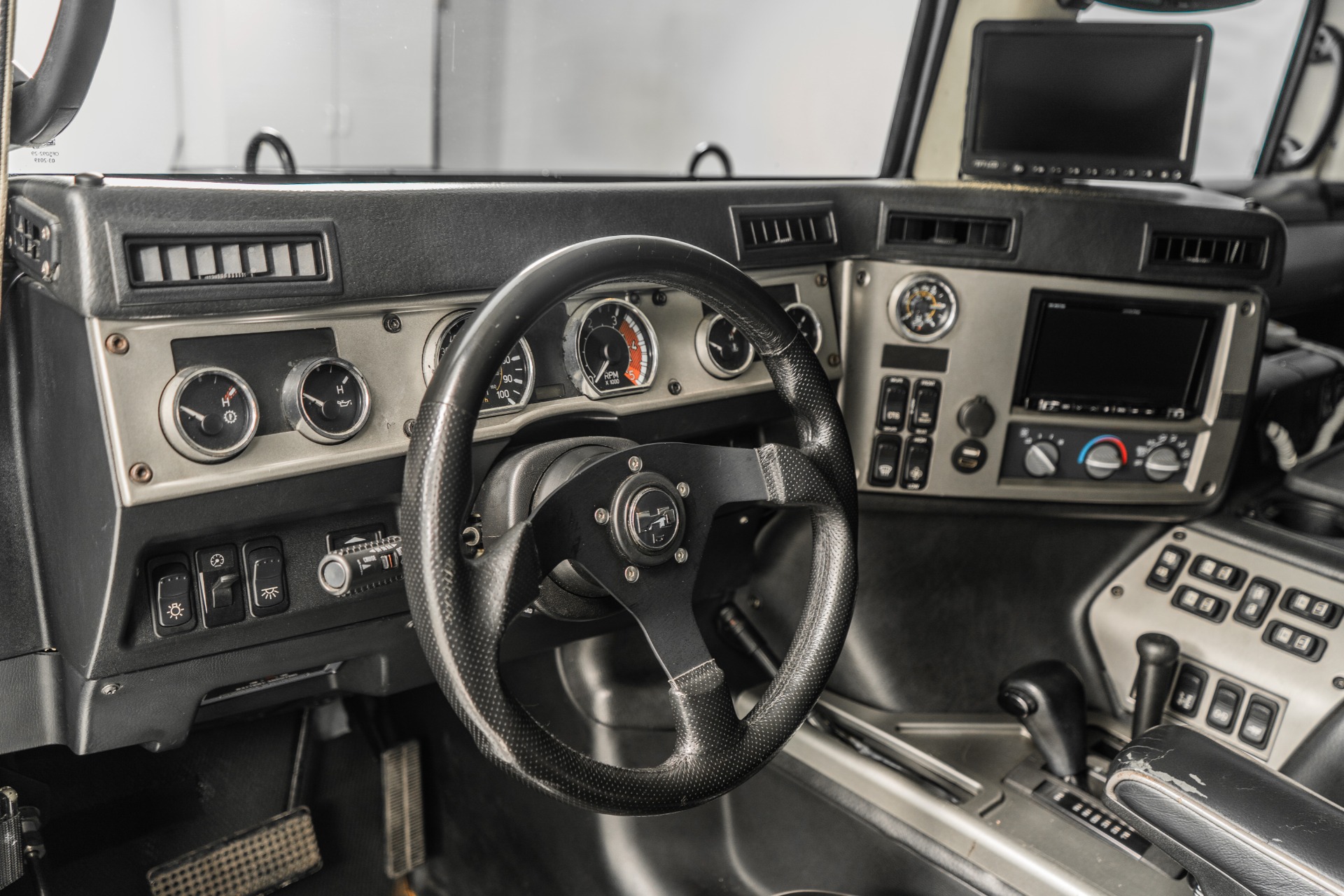 2006 Hummer H1 Alpha Interior