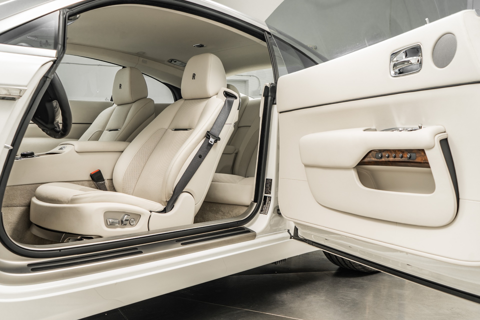 Rolls Royce Wraith White Interior