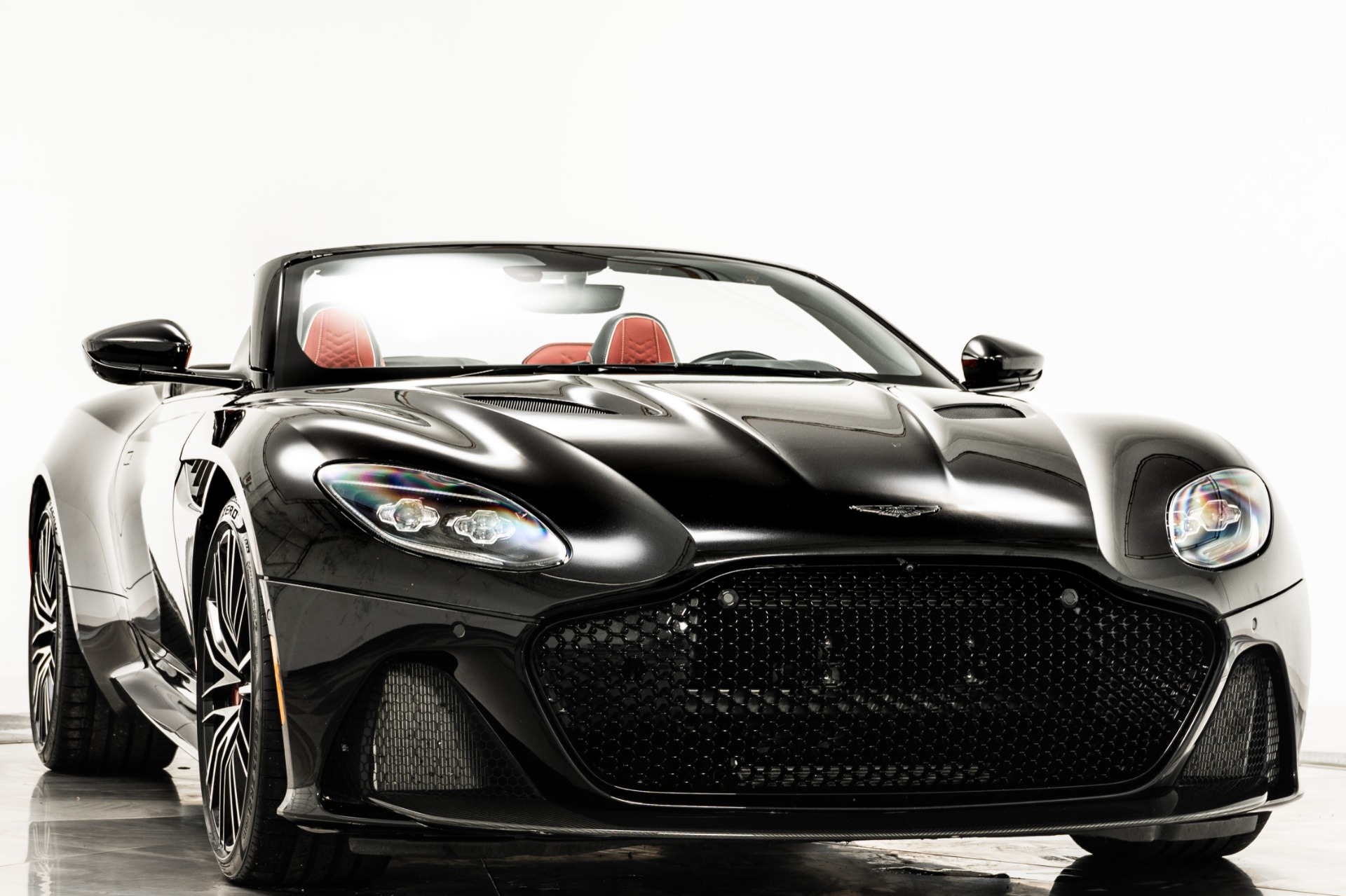 2022 Aston Martin Dbs Convertible