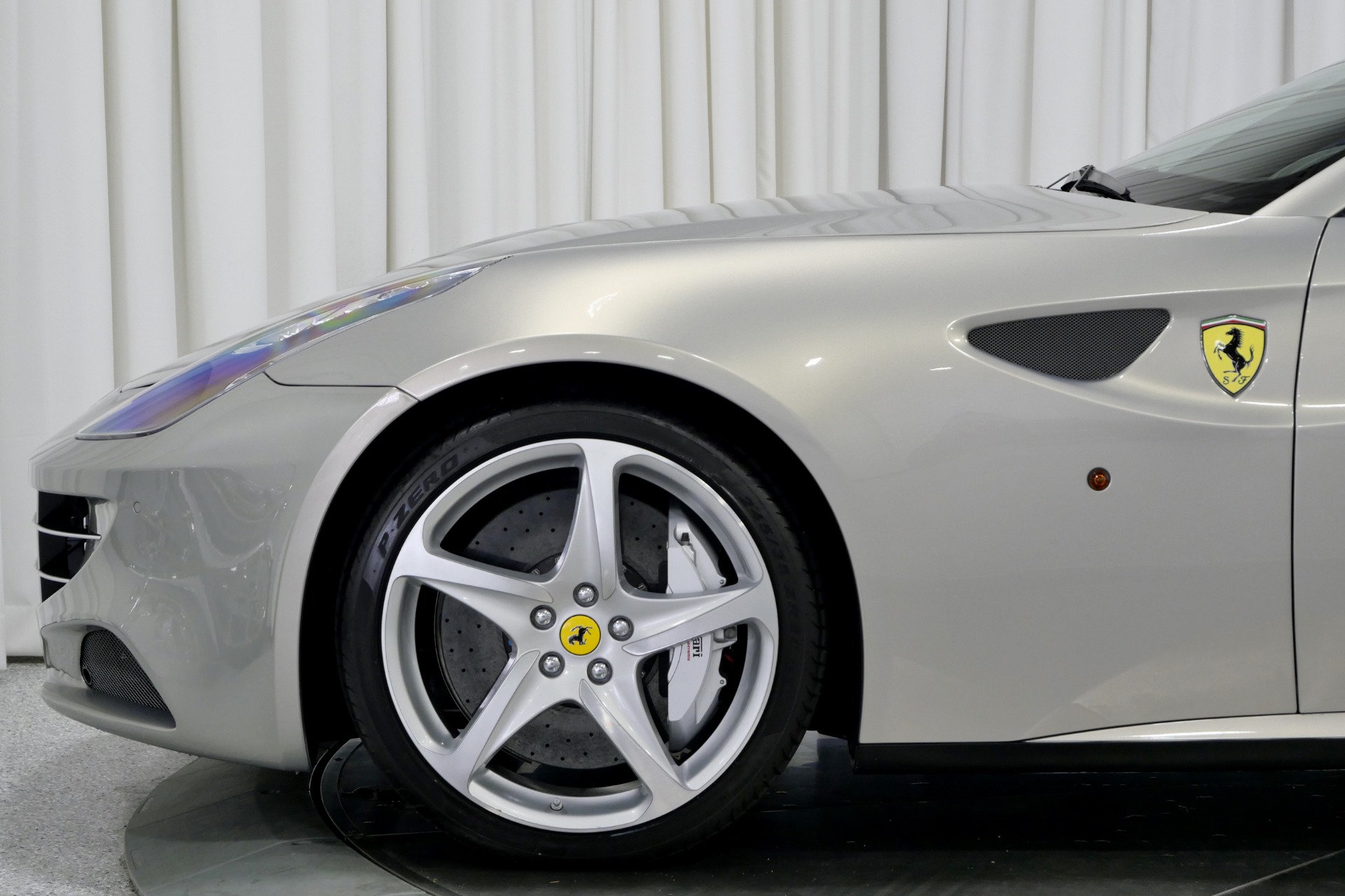 Inneall Ferrari Ff Ferrari FF Kopen? Hoefnagels Exclusieve Auto's