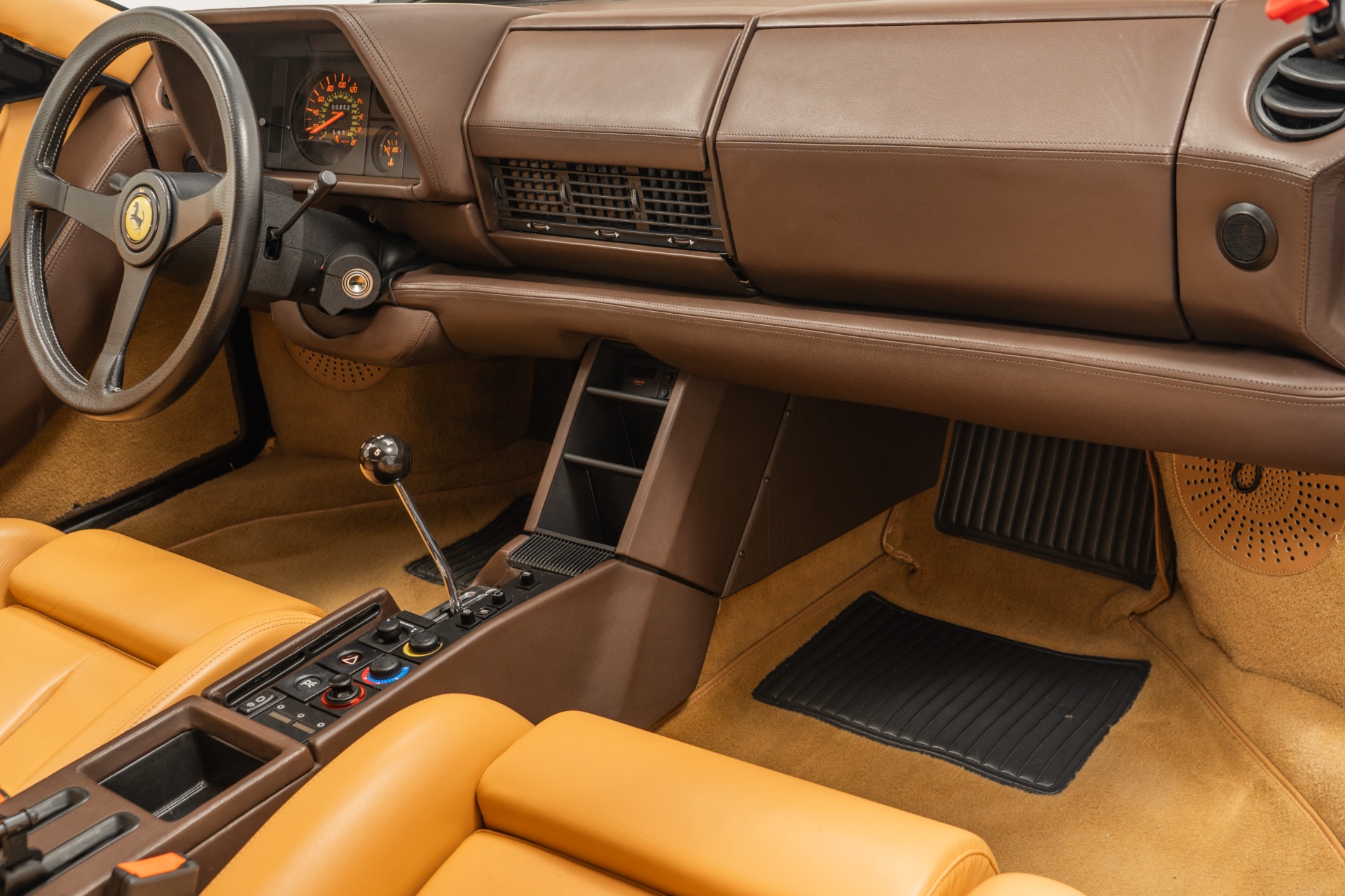Ferrari Testarossa 1990 Interior