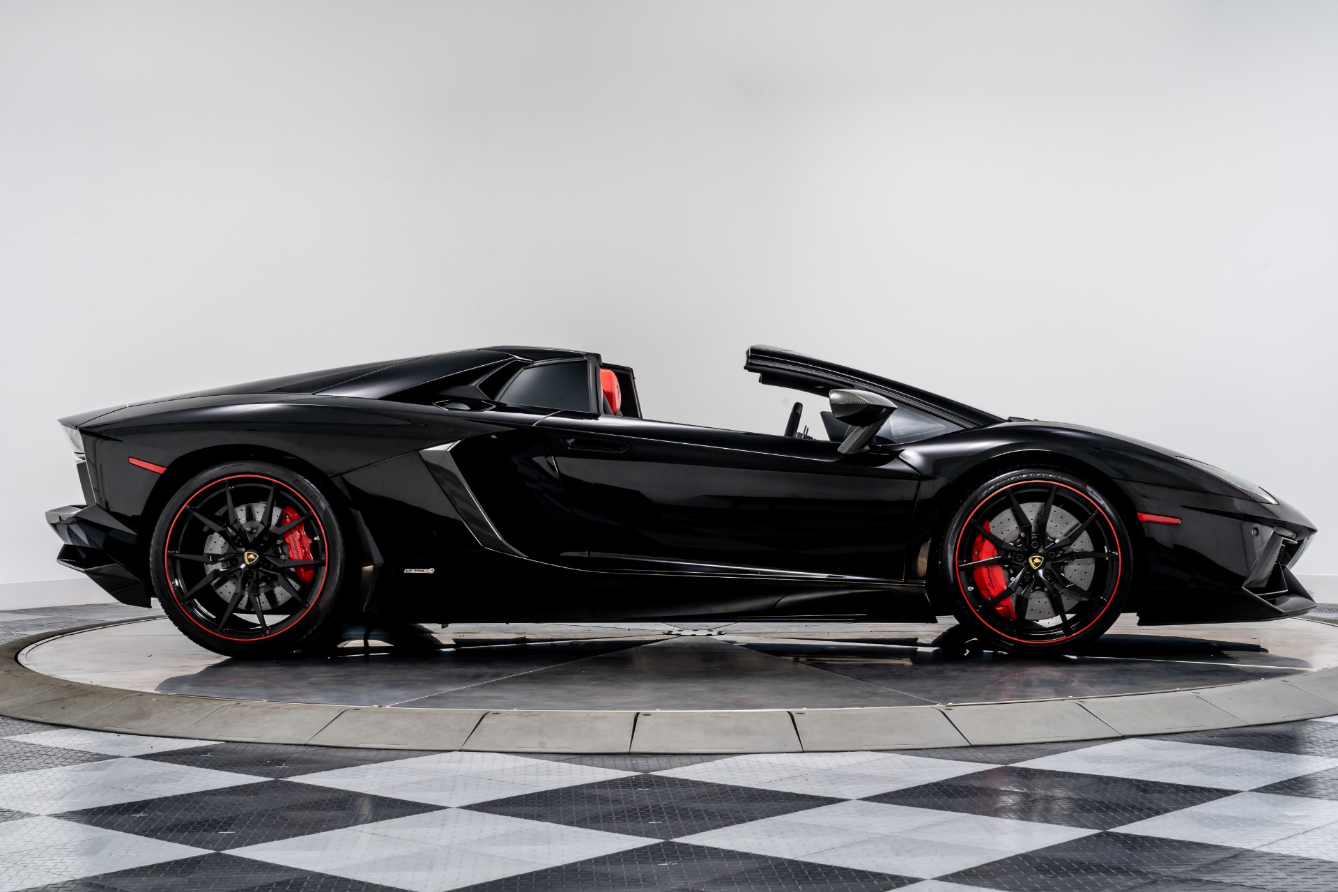 Black Lamborghini Aventador Roadster